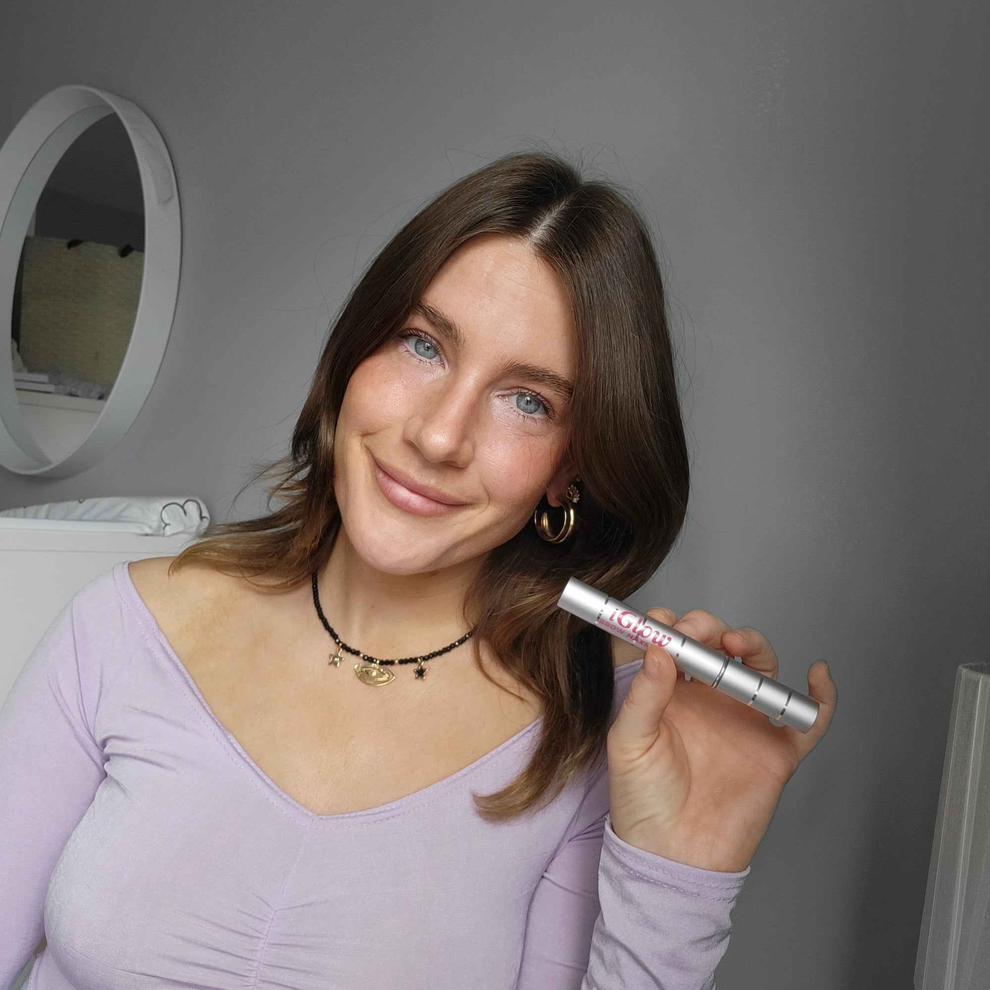 The best eyebrow serum – iGlow Cosmetics